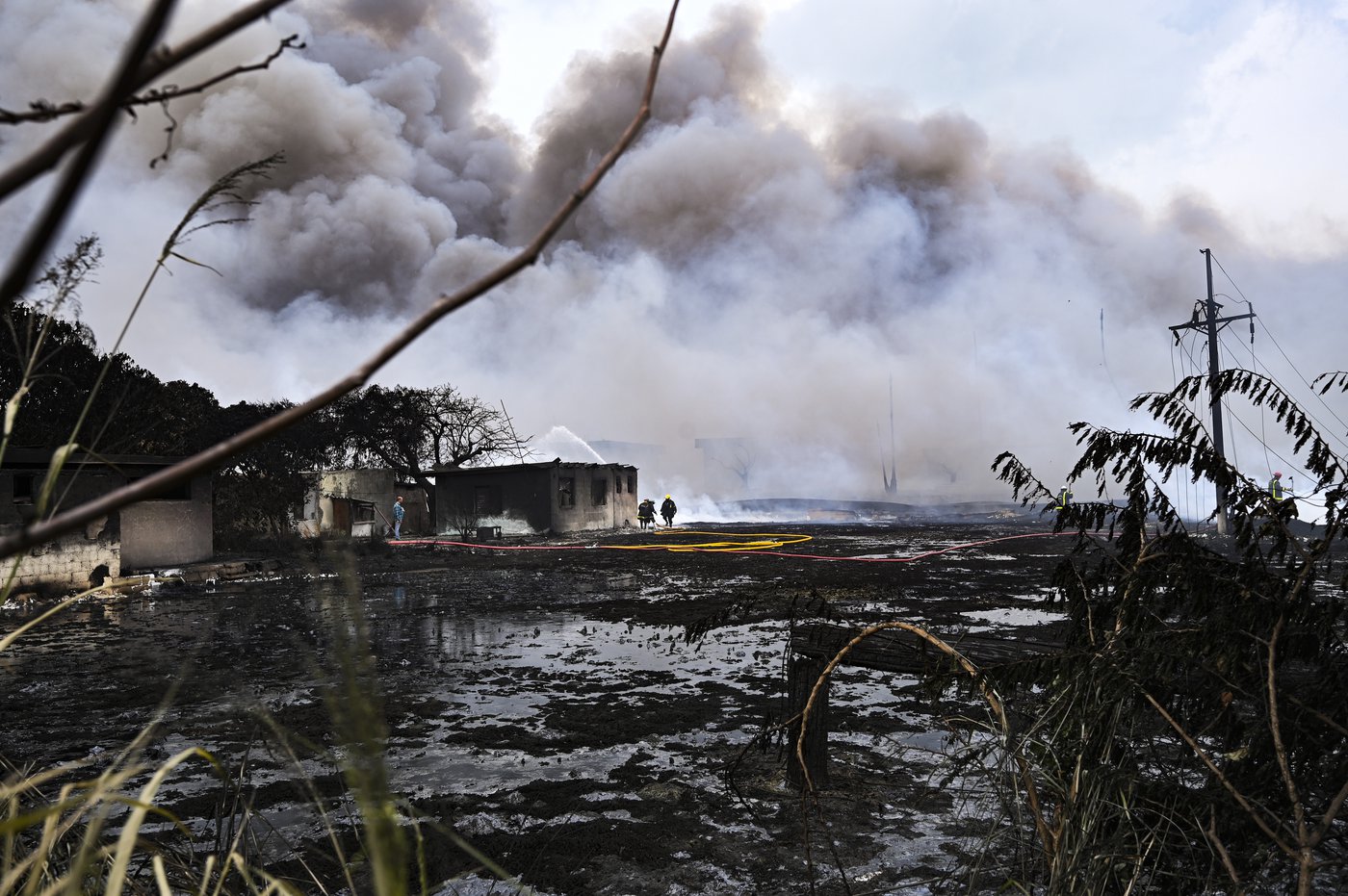 Raging fire consumes 4th tank at Cuba oil storage facility | Pipeline ...