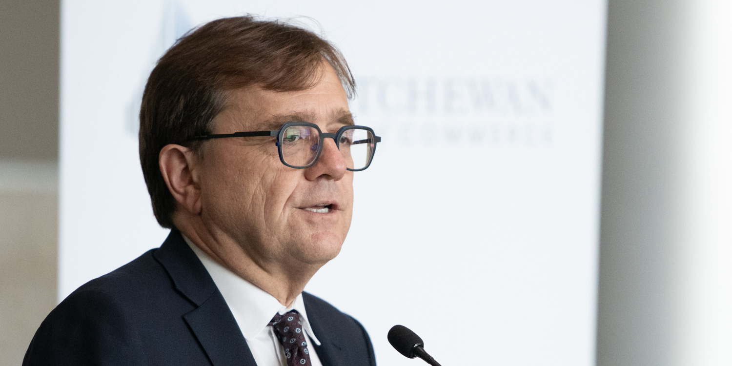 Four reactors could cost Saskatchewan $12 to $20 billion. The feds just ...