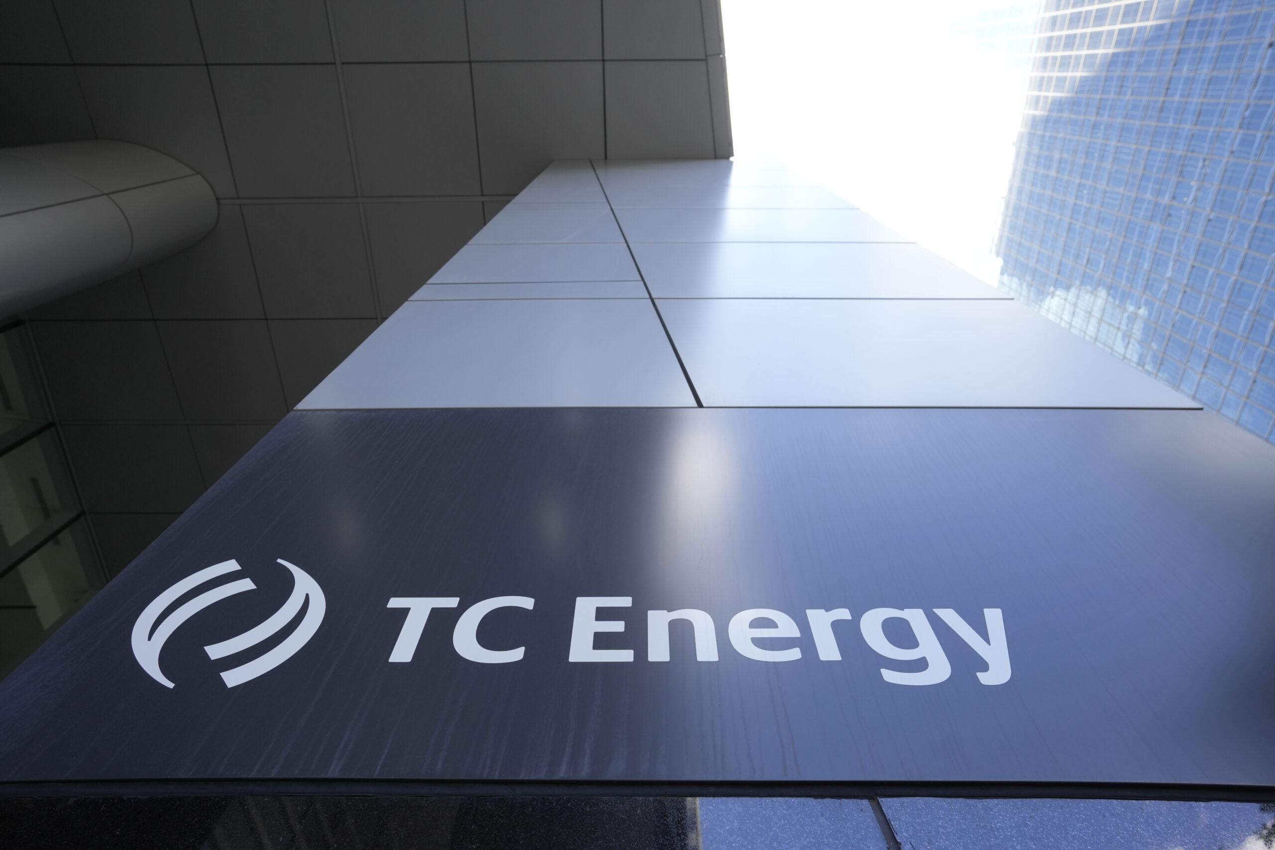 TC Energy completes sale of Portland Natural Gas Transmission System ...