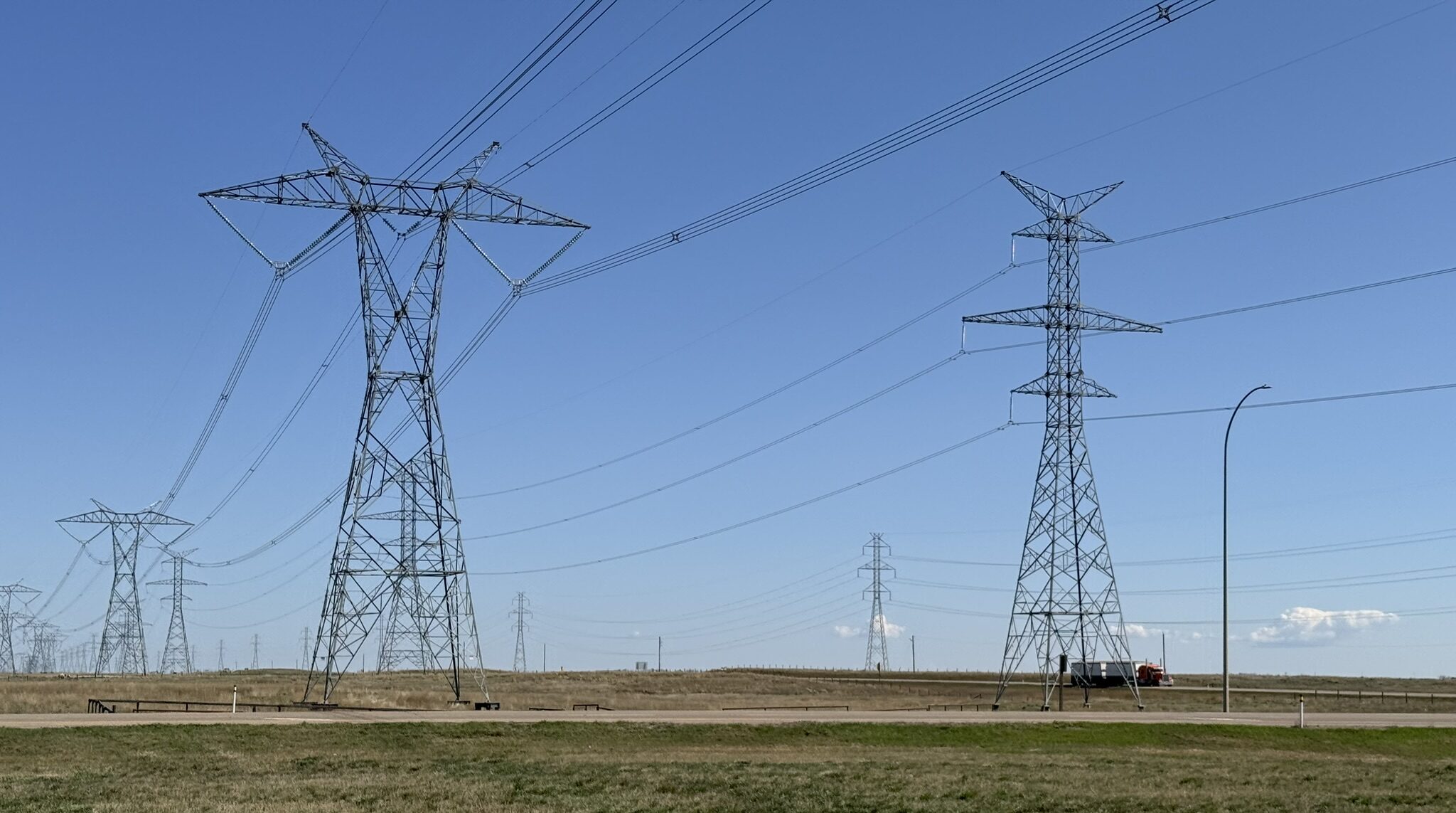 What a month of Alberta’s electrical mix shows: enormous variability ...